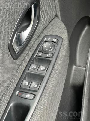 Pelēks Renault Grand Scenic 2011 Cēsis, ar dzinēja tilpumu 1.50 L un nobraukumu 355 tūkst. km par 2990 €, foto 19 vietnē AUTOMOTO.COM.LV