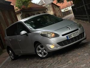 Grey Renault Grand Scenic 2011 in Cesis, with an engine capacity of 1.50 L and mileage of 355 thousand km for 2990 €, photo 3 on AUTOMOTO.COM.LV