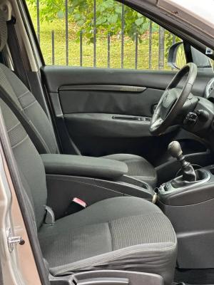 Grey Renault Grand Scenic 2011 in Cesis, with an engine capacity of 1.50 L and mileage of 355 thousand km for 2990 €, photo 12 on AUTOMOTO.COM.LV
