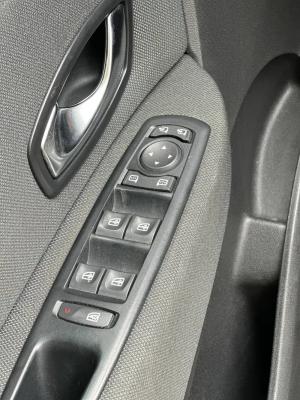 Grey Renault Grand Scenic 2011 in Cesis, with an engine capacity of 1.50 L and mileage of 355 thousand km for 2990 €, photo 19 on AUTOMOTO.COM.LV