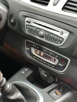 Grey Renault Grand Scenic 2011 in Cesis, with an engine capacity of 1.50 L and mileage of 355 thousand km for 2990 €, photo 21 on AUTOMOTO.COM.LV