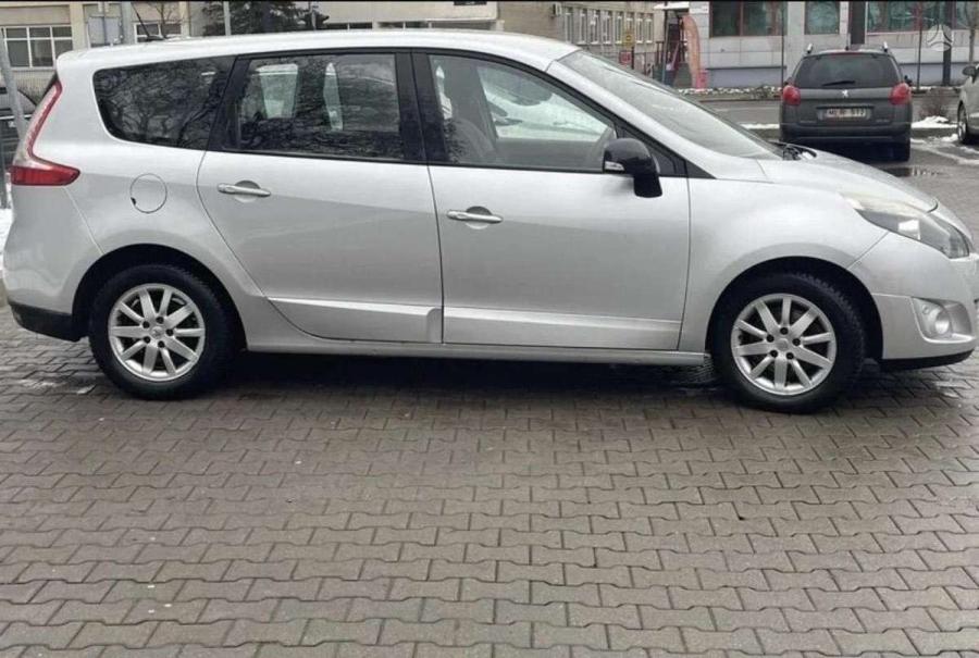 Pelēks Renault Grand Scenic 2011 Viļņa, ar dzinēja tilpumu 1.87 L un nobraukumu 320 tūkst. km par 2400 €, foto 1 vietnē AUTOMOTO.COM.LV