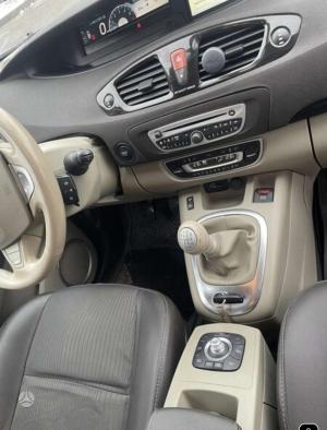 Pelēks Renault Grand Scenic 2011 Viļņa, ar dzinēja tilpumu 1.87 L un nobraukumu 320 tūkst. km par 2400 €, foto 6 vietnē AUTOMOTO.COM.LV