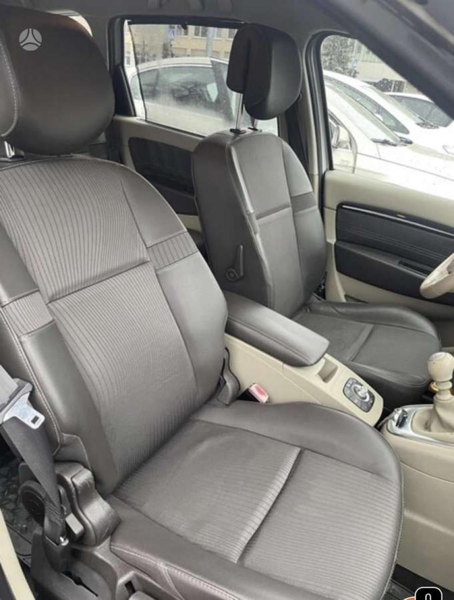 Pelēks Renault Grand Scenic 2011 Viļņa, ar dzinēja tilpumu 1.87 L un nobraukumu 320 tūkst. km par 2400 €, foto 8 vietnē AUTOMOTO.COM.LV