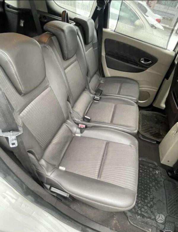 Grey Renault Grand Scenic 2011 in Vilnius, with an engine capacity of 1.87 L and mileage of 320 thousand km for 2400 €, photo 8 on AUTOMOTO.COM.LV