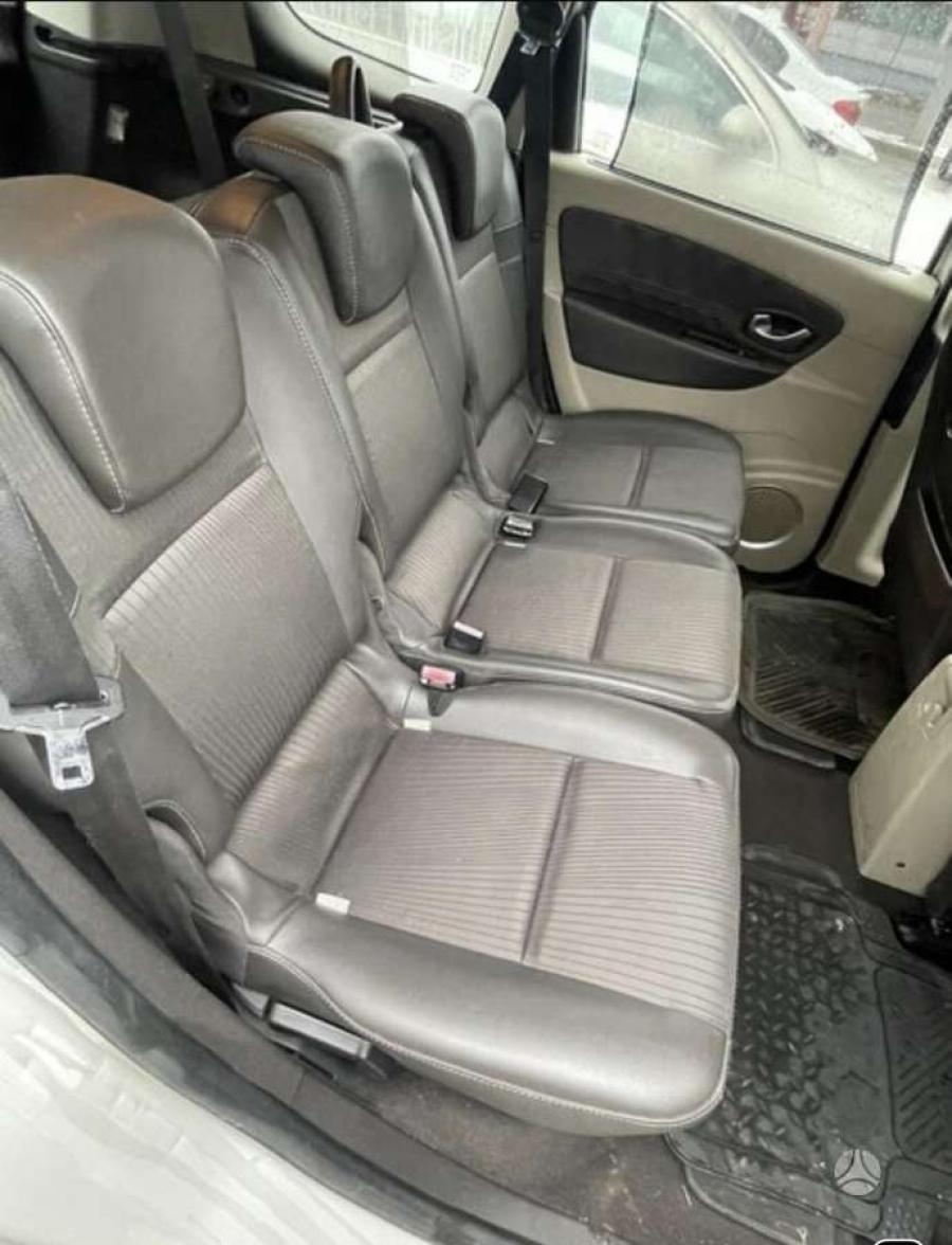 Pelēks Renault Grand Scenic 2011 Viļņa, ar dzinēja tilpumu 1.87 L un nobraukumu 320 tūkst. km par 2400 €, foto 9 vietnē AUTOMOTO.COM.LV