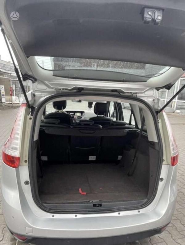 Grey Renault Grand Scenic 2011 in Vilnius, with an engine capacity of 1.87 L and mileage of 320 thousand km for 2400 €, photo 10 on AUTOMOTO.COM.LV