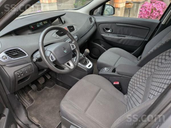Grey Renault Grand Scenic 2011 in Riga, with an engine capacity of 1.50 L and mileage of 192 thousand km for 2650 €, photo 7 on AUTOMOTO.COM.LV