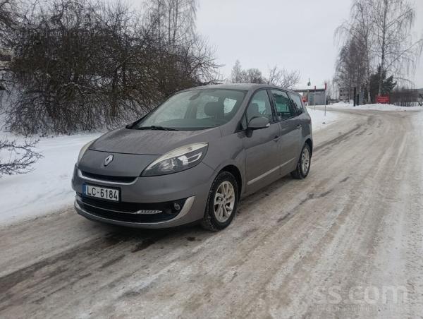 Pelēks Renault Grand Scenic 2012 Valmiera, ar dzinēja tilpumu 1.50 L un nobraukumu 390 tūkst. km par 3300 €, foto 1 vietnē AUTOMOTO.COM.LV