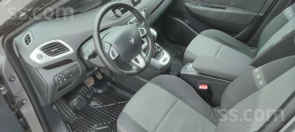 Grey Renault Grand Scenic 2012 in Riga, with an engine capacity of 1.50 L and mileage of 265 thousand km for 4190 €, photo 5 on AUTOMOTO.COM.LV