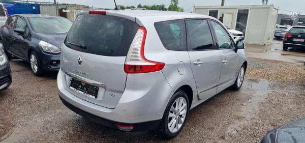 Grey Renault Grand Scenic 2012 in Kaunas, with an engine capacity of 1.46 L and mileage of 230 thousand km for 4150 €, photo 6 on AUTOMOTO.COM.LV