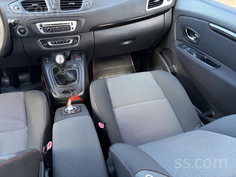 Pelēks Renault Grand Scenic 2012 Jelgava, ar dzinēja tilpumu 1.60 L un nobraukumu 198 tūkst. km par 4750 €, foto 11 vietnē AUTOMOTO.COM.LV