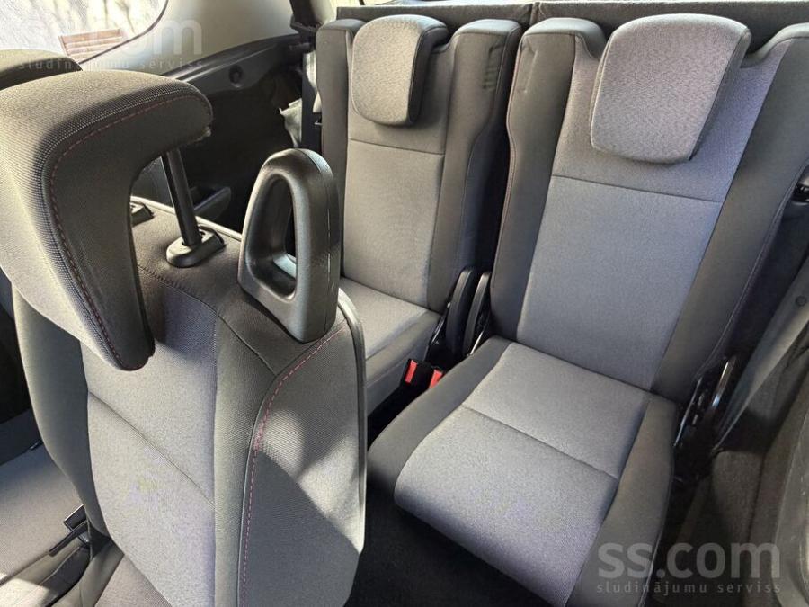 Pelēks Renault Grand Scenic 2012 Jelgava, ar dzinēja tilpumu 1.60 L un nobraukumu 198 tūkst. km par 4750 €, foto 13 vietnē AUTOMOTO.COM.LV