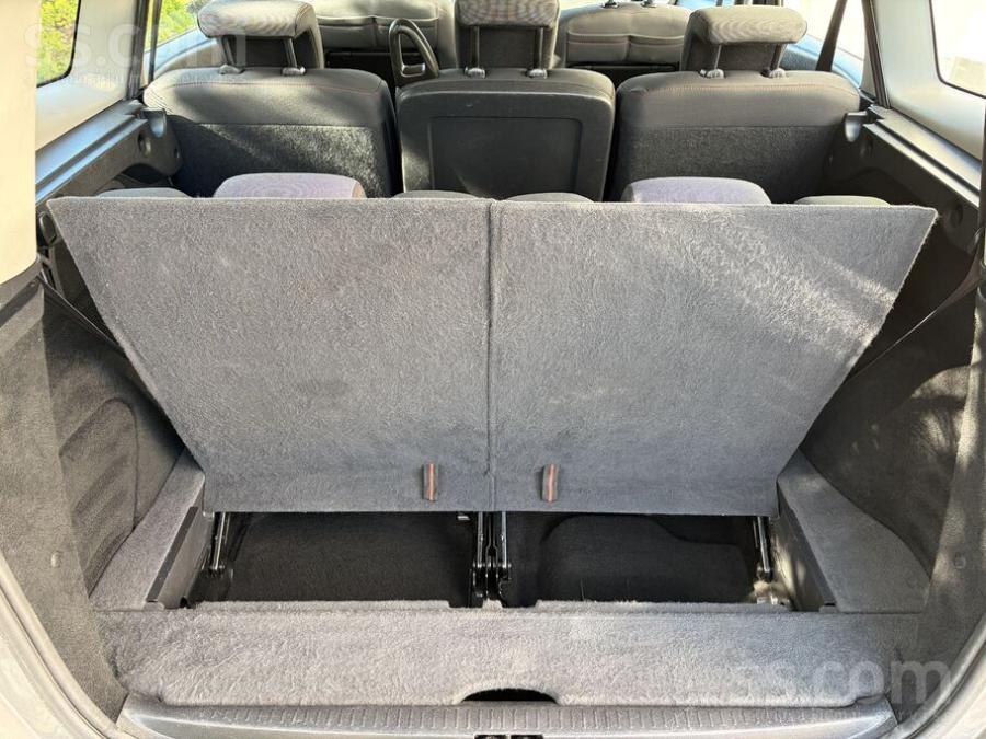 Pelēks Renault Grand Scenic 2012 Jelgava, ar dzinēja tilpumu 1.60 L un nobraukumu 198 tūkst. km par 4750 €, foto 15 vietnē AUTOMOTO.COM.LV