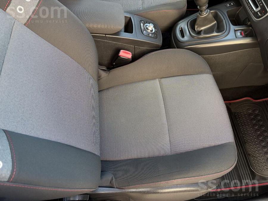 Pelēks Renault Grand Scenic 2012 Jelgava, ar dzinēja tilpumu 1.60 L un nobraukumu 198 tūkst. km par 4750 €, foto 17 vietnē AUTOMOTO.COM.LV