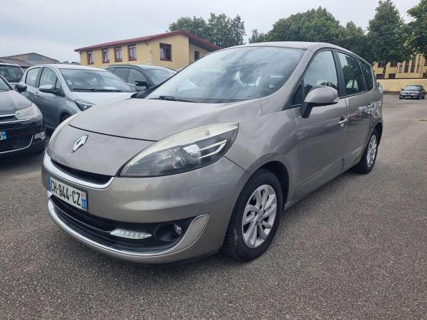 Grey Renault Grand Scenic 2012 in Taurage, with an engine capacity of 1.60 L and mileage of 247 thousand km for 2500 €, photo 1 on AUTOMOTO.COM.LV