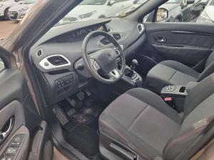 Grey Renault Grand Scenic 2012 in Taurage, with an engine capacity of 1.60 L and mileage of 247 thousand km for 2500 €, photo 7 on AUTOMOTO.COM.LV