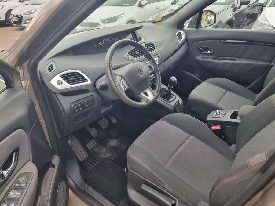 Grey Renault Grand Scenic 2012 in Taurage, with an engine capacity of 1.60 L and mileage of 247 thousand km for 2500 €, photo 7 on AUTOMOTO.COM.LV