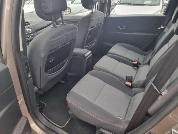 Grey Renault Grand Scenic 2012 in Taurage, with an engine capacity of 1.60 L and mileage of 247 thousand km for 2500 €, photo 10 on AUTOMOTO.COM.LV