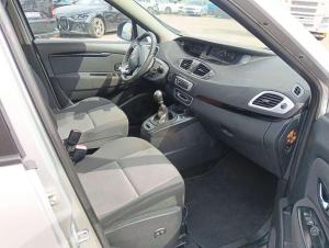 Grey Renault Grand Scenic 2012 in Marijampole, with an engine capacity of 1.46 L and mileage of 276 thousand km for 3500 €, photo 5 on AUTOMOTO.COM.LV