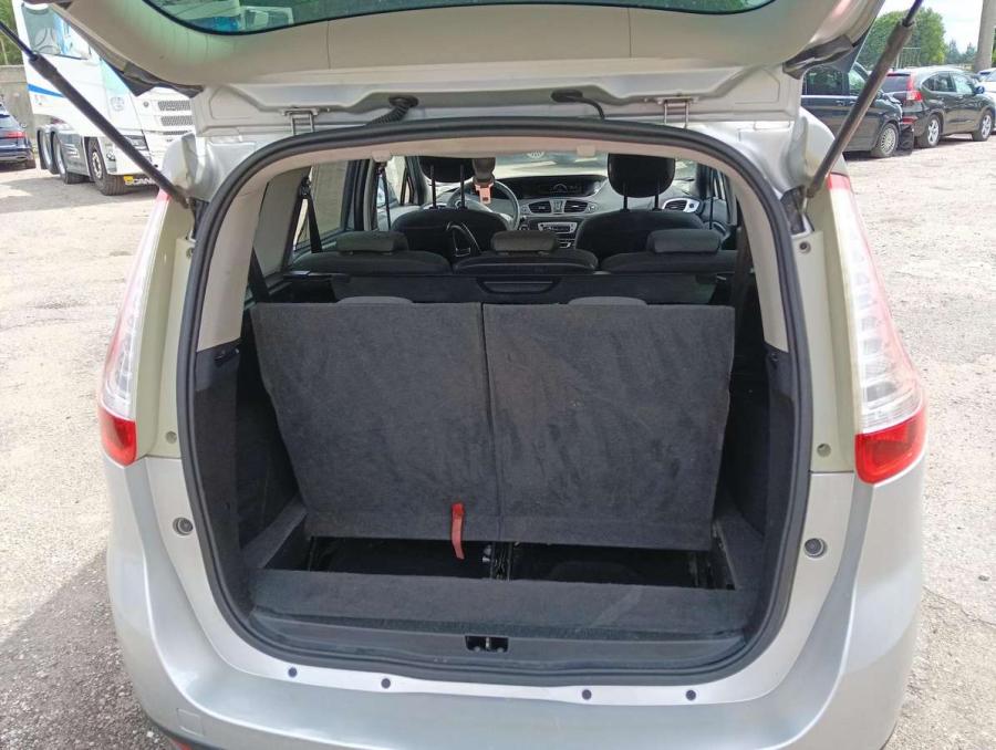 Grey Renault Grand Scenic 2012 in Marijampole, with an engine capacity of 1.46 L and mileage of 276 thousand km for 3500 €, photo 8 on AUTOMOTO.COM.LV