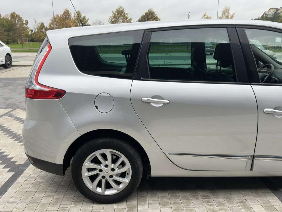 Pelēks Renault Grand Scenic 2012 Šauļi, ar dzinēja tilpumu 1.46 L un nobraukumu 232 tūkst. km par 4250 €, foto 11 vietnē AUTOMOTO.COM.LV