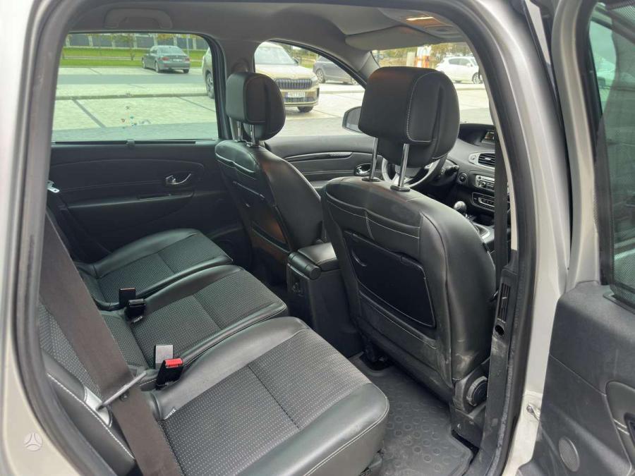 Pelēks Renault Grand Scenic 2012 Šauļi, ar dzinēja tilpumu 1.46 L un nobraukumu 232 tūkst. km par 4250 €, foto 15 vietnē AUTOMOTO.COM.LV