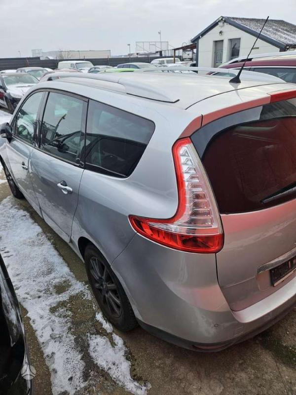 Pelēks Renault Grand Scenic 2013 Anykščiai, ar dzinēja tilpumu 1.60 L un nobraukumu 236 tūkst. km par 3600 €, foto 4 vietnē AUTOMOTO.COM.LV
