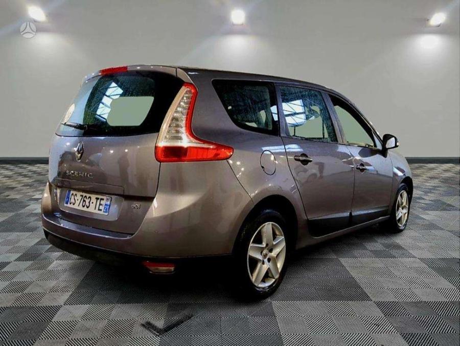 Pelēks Renault Grand Scenic 2013 Viļņa, ar dzinēja tilpumu 1.46 L un nobraukumu 190 tūkst. km par 4650 €, foto 2 vietnē AUTOMOTO.COM.LV