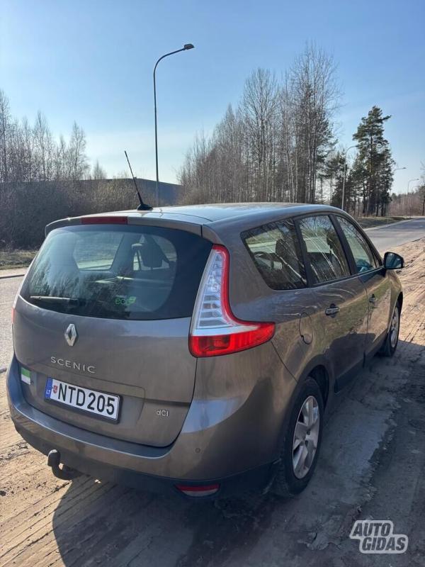 Pelēks Renault Grand Scenic 2013 Kauņa, ar dzinēja tilpumu 1.50 L un nobraukumu 287 tūkst. km par 3900 €, foto 7 vietnē AUTOMOTO.COM.LV