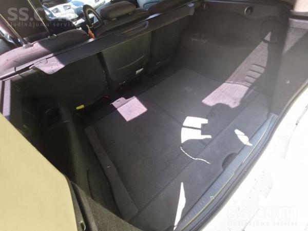 Grey Renault Grand Scenic 2013 in Riga, with an engine capacity of 1.60 L and mileage of 244 thousand km for 3000 €, photo 7 on AUTOMOTO.COM.LV