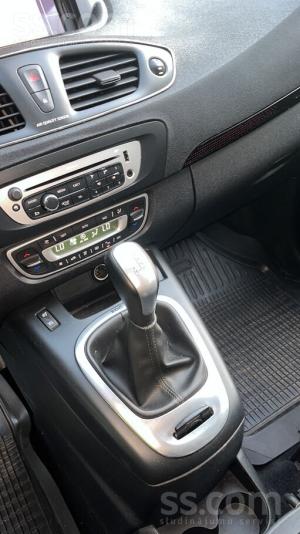Pelēks Renault Grand Scenic 2013 Rīga, ar dzinēja tilpumu 1.50 L un nobraukumu 219 tūkst. km par 3200 €, foto 3 vietnē AUTOMOTO.COM.LV