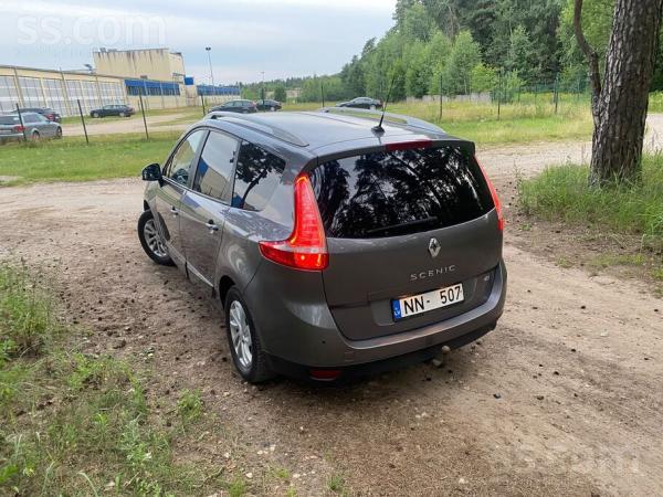 Grey Renault Grand Scenic 2013 in Riga, with an engine capacity of 1.50 L and mileage of 385 thousand km for 3500 €, photo 5 on AUTOMOTO.COM.LV
