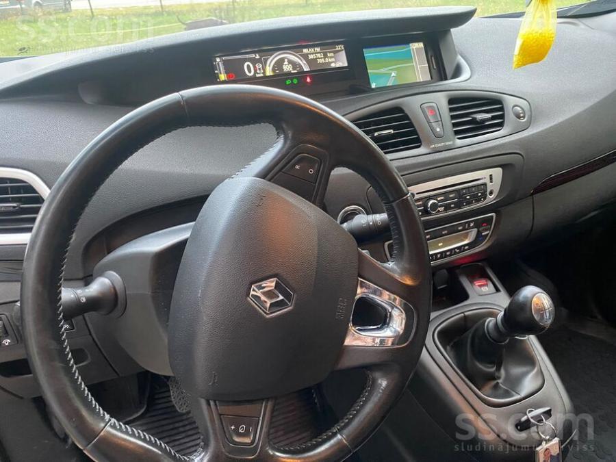 Grey Renault Grand Scenic 2013 in Riga, with an engine capacity of 1.50 L and mileage of 385 thousand km for 3500 €, photo 8 on AUTOMOTO.COM.LV