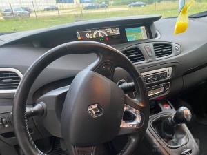 Grey Renault Grand Scenic 2013 in Riga, with an engine capacity of 1.50 L and mileage of 385 thousand km for 3500 €, photo 11 on AUTOMOTO.COM.LV