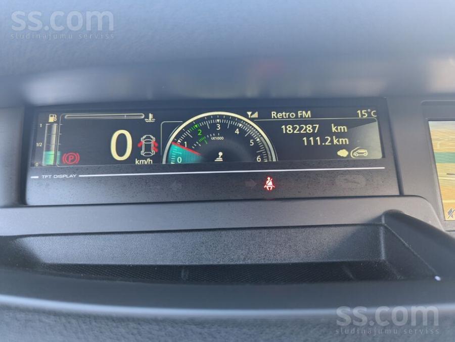 Grey Renault Grand Scenic 2013 in Liepaja, with an engine capacity of 1.50 L and mileage of 182 thousand km for 3500 €, photo 5 on AUTOMOTO.COM.LV