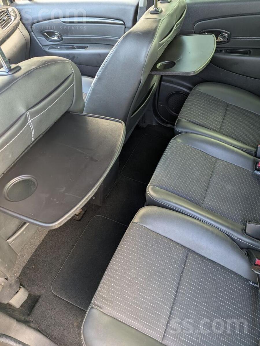 Grey Renault Grand Scenic 2013 in Liepaja, with an engine capacity of 1.50 L and mileage of 182 thousand km for 3500 €, photo 8 on AUTOMOTO.COM.LV