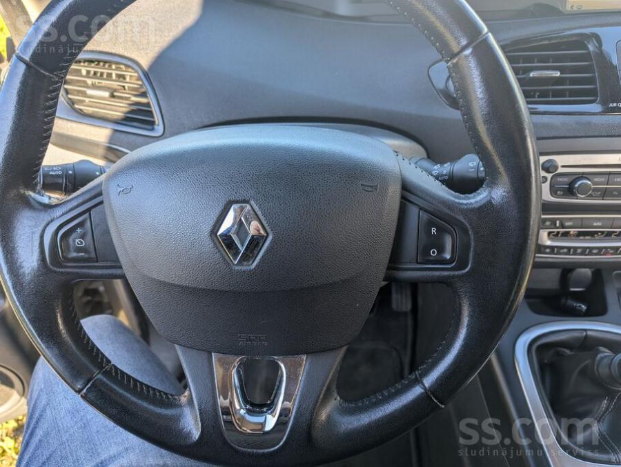 Grey Renault Grand Scenic 2013 in Liepaja, with an engine capacity of 1.50 L and mileage of 182 thousand km for 3500 €, photo 9 on AUTOMOTO.COM.LV