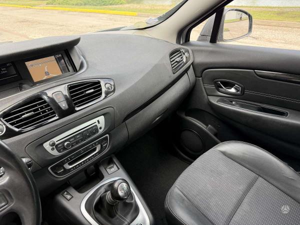 Pelēks Renault Grand Scenic 2014 Viļņa, ar dzinēja tilpumu 1.46 L un nobraukumu 209 tūkst. km par 5000 €, foto 3 vietnē AUTOMOTO.COM.LV