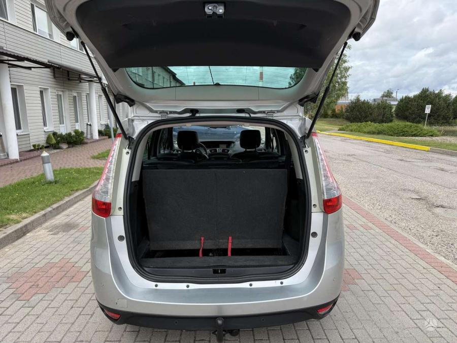 Pelēks Renault Grand Scenic 2014 Viļņa, ar dzinēja tilpumu 1.46 L un nobraukumu 209 tūkst. km par 5000 €, foto 7 vietnē AUTOMOTO.COM.LV
