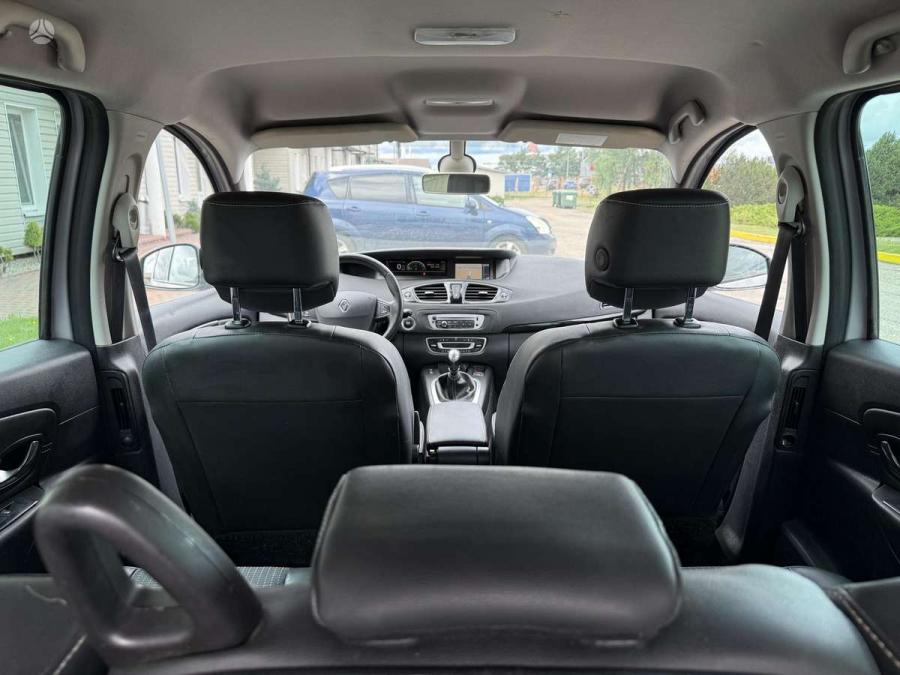Pelēks Renault Grand Scenic 2014 Viļņa, ar dzinēja tilpumu 1.46 L un nobraukumu 209 tūkst. km par 5000 €, foto 12 vietnē AUTOMOTO.COM.LV