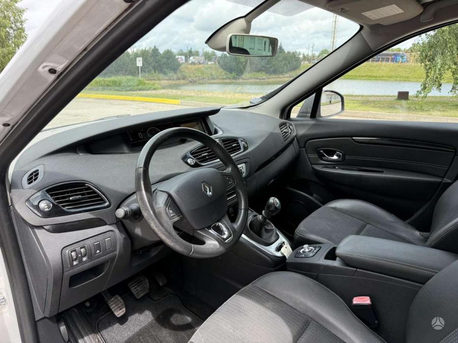 Pelēks Renault Grand Scenic 2014 Viļņa, ar dzinēja tilpumu 1.46 L un nobraukumu 209 tūkst. km par 5000 €, foto 14 vietnē AUTOMOTO.COM.LV