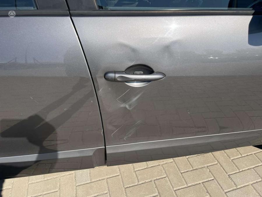 Grey Renault Grand Scenic 2014 in Taurage, with an engine capacity of 1.46 L and mileage of 198 thousand km for 4200 €, photo 10 on AUTOMOTO.COM.LV