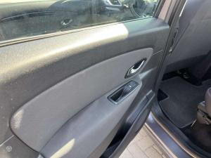 Grey Renault Grand Scenic 2014 in Taurage, with an engine capacity of 1.46 L and mileage of 198 thousand km for 4200 €, photo 19 on AUTOMOTO.COM.LV