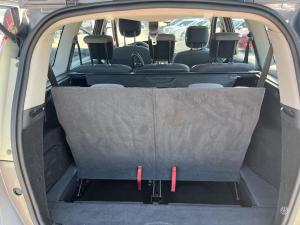 Grey Renault Grand Scenic 2014 in Taurage, with an engine capacity of 1.46 L and mileage of 198 thousand km for 4200 €, photo 20 on AUTOMOTO.COM.LV