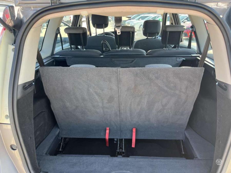 Grey Renault Grand Scenic 2014 in Taurage, with an engine capacity of 1.46 L and mileage of 198 thousand km for 4200 €, photo 20 on AUTOMOTO.COM.LV