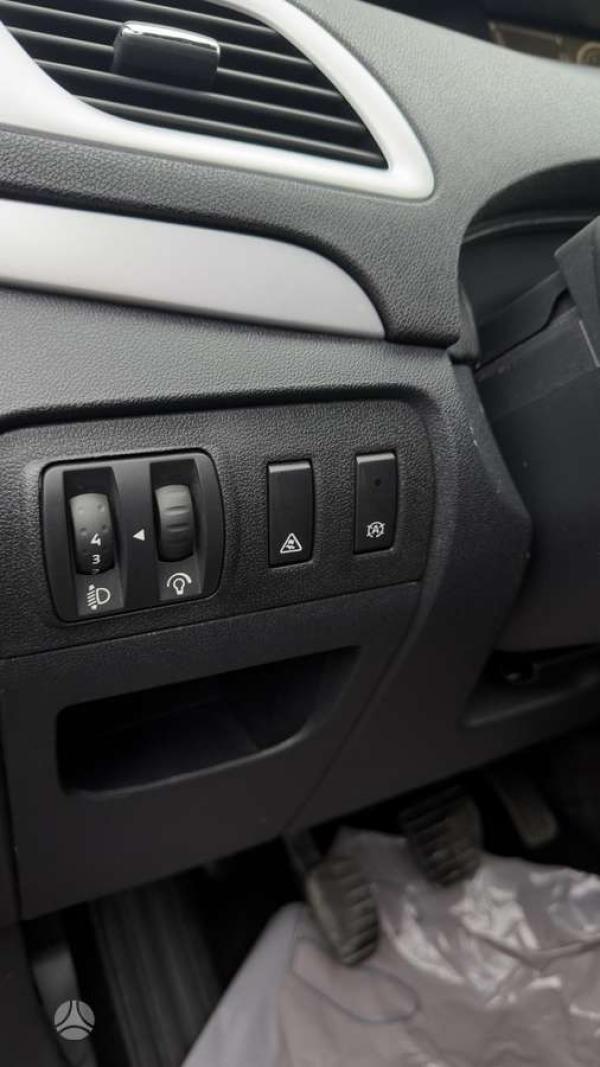 Pelēks Renault Grand Scenic 2014 Tauragė, ar dzinēja tilpumu 1.46 L un nobraukumu 280 tūkst. km par 3300 €, foto 9 vietnē AUTOMOTO.COM.LV