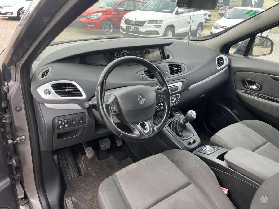 Pelēks Renault Grand Scenic 2014 Tauragė, ar dzinēja tilpumu 1.46 L un nobraukumu 198 tūkst. km par 4200 €, foto 18 vietnē AUTOMOTO.COM.LV