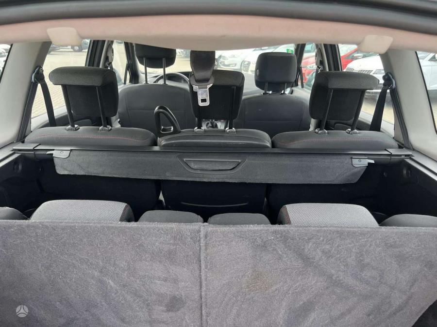 Pelēks Renault Grand Scenic 2014 Tauragė, ar dzinēja tilpumu 1.46 L un nobraukumu 198 tūkst. km par 4200 €, foto 22 vietnē AUTOMOTO.COM.LV