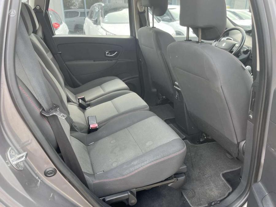 Pelēks Renault Grand Scenic 2014 Tauragė, ar dzinēja tilpumu 1.46 L un nobraukumu 198 tūkst. km par 4200 €, foto 24 vietnē AUTOMOTO.COM.LV